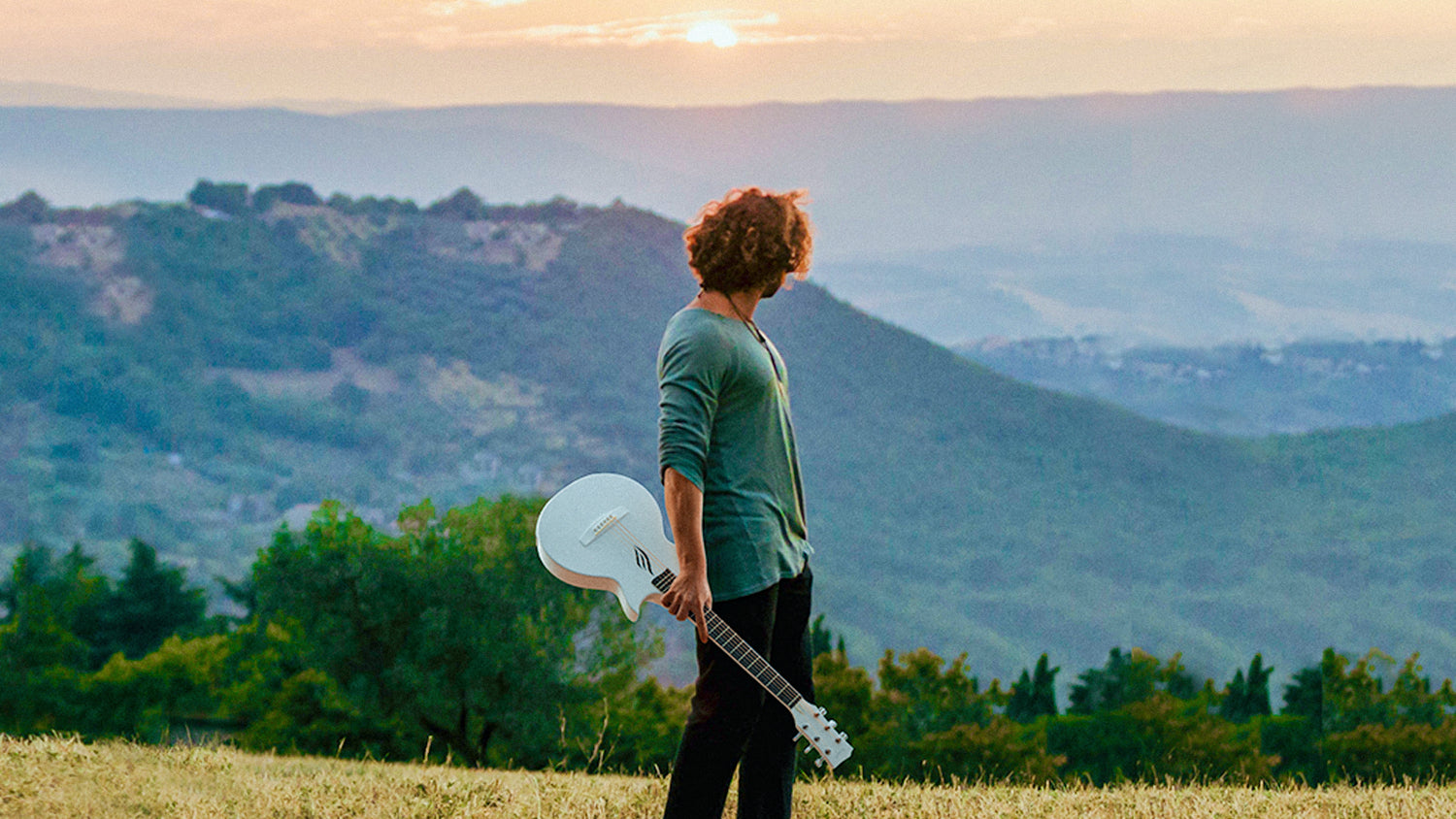 Enya Nova Go Mini: Compact 1/4 Size Acoustic Guitars